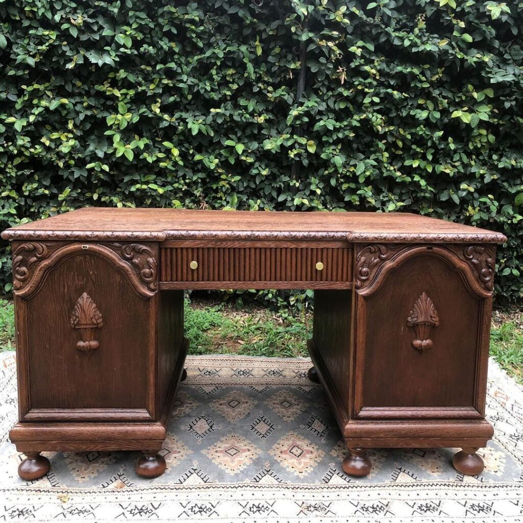 Gran escritorio colonial frances – Casa Rueda